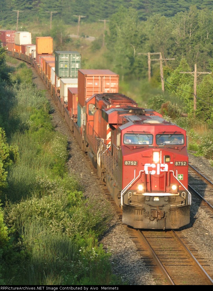 CP 8752 at Coakley Siding